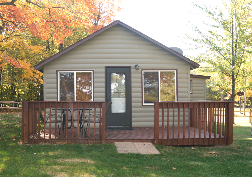 Cabin 6 - Camp Holiday